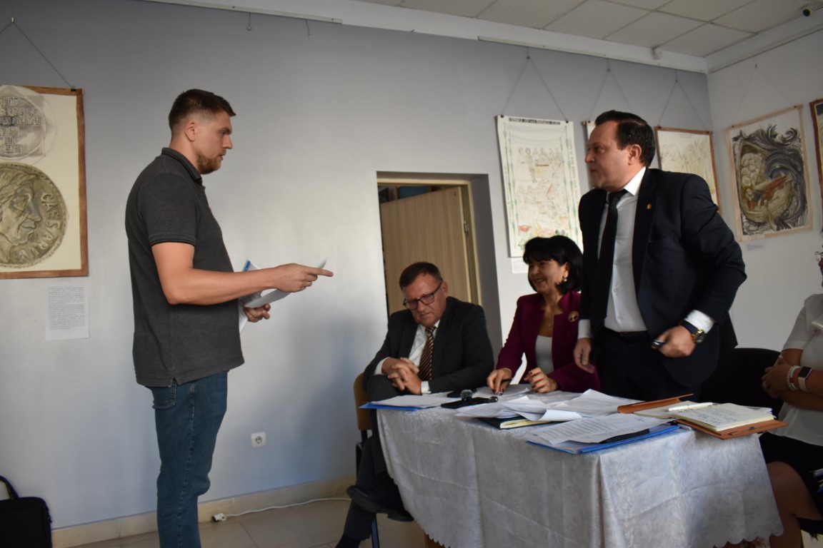 Iftime, trei senatori și deputați, semnătură mai mult forțată în fața sindicaliștilor, pentru ...