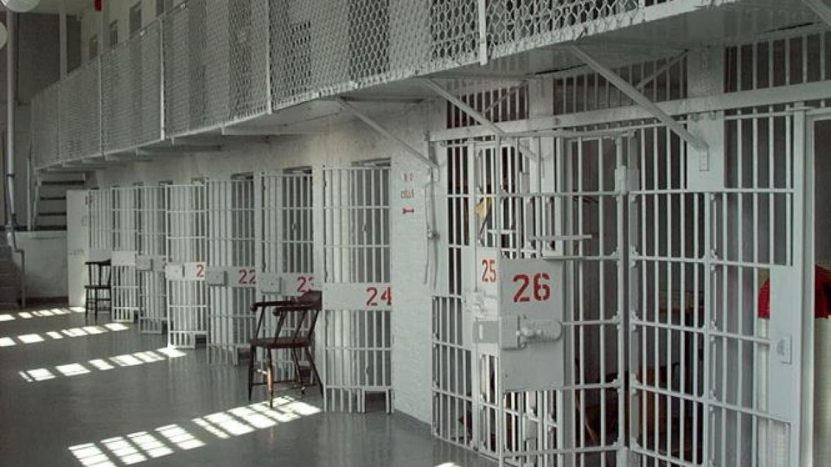 Un botoșănean și-a violat propria fiică, NOUĂ ani de închisoare în ...