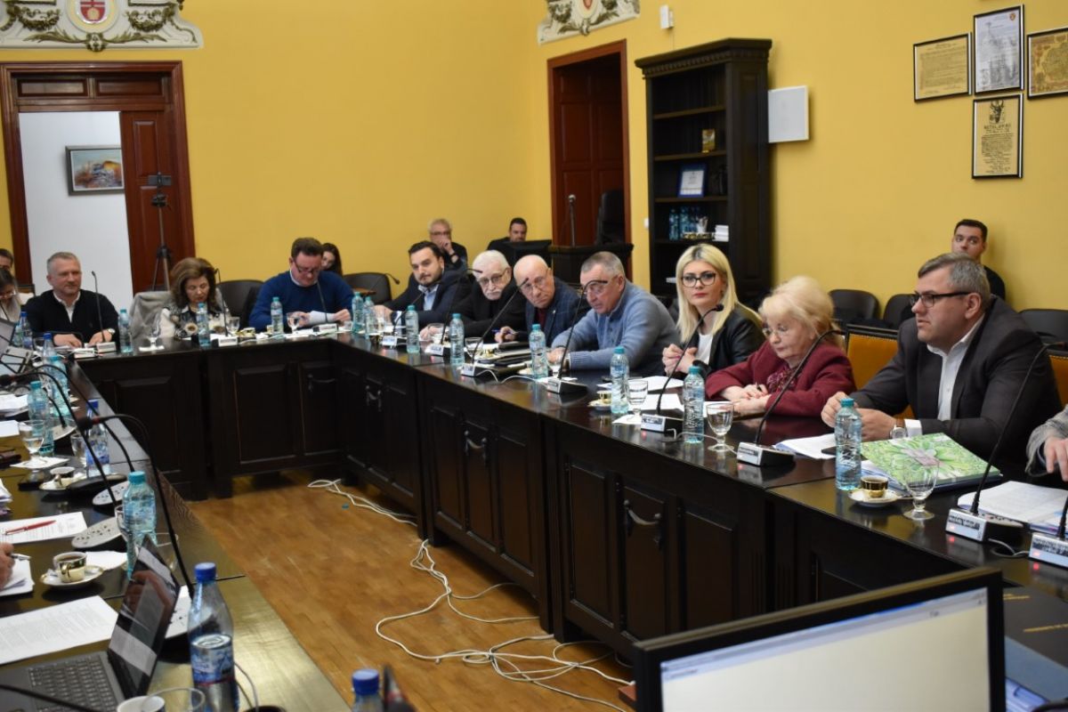 Compania orașului care rămâne fără cinci șefi dintr-un foc - Botosaneanul