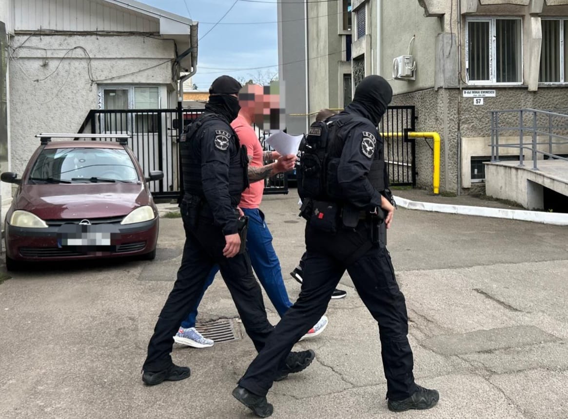 Botoșănean reținut după o bătaie pe terasa unui bar din municipiu ...