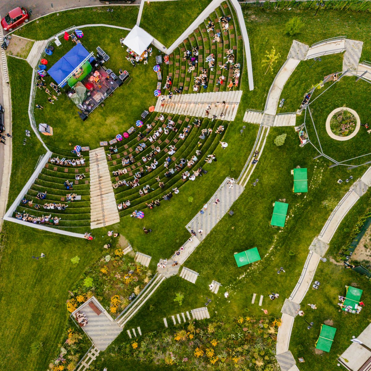 Angajatii „exploatati” ai sistemului: 2.200 de lei pe luna, cu munca ...