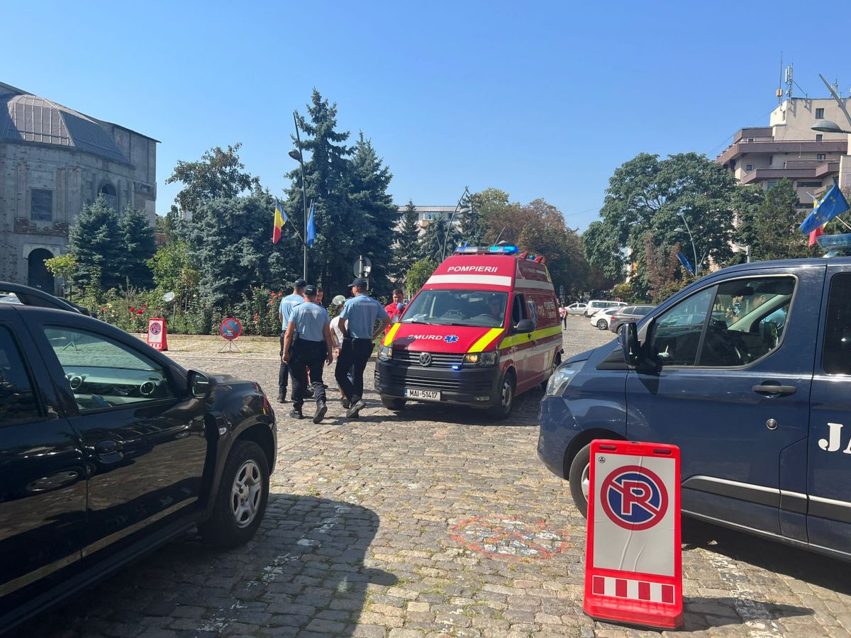 Barbat incatusat de jandarmi dupa ce i-a injurat pe functionarii de la ...