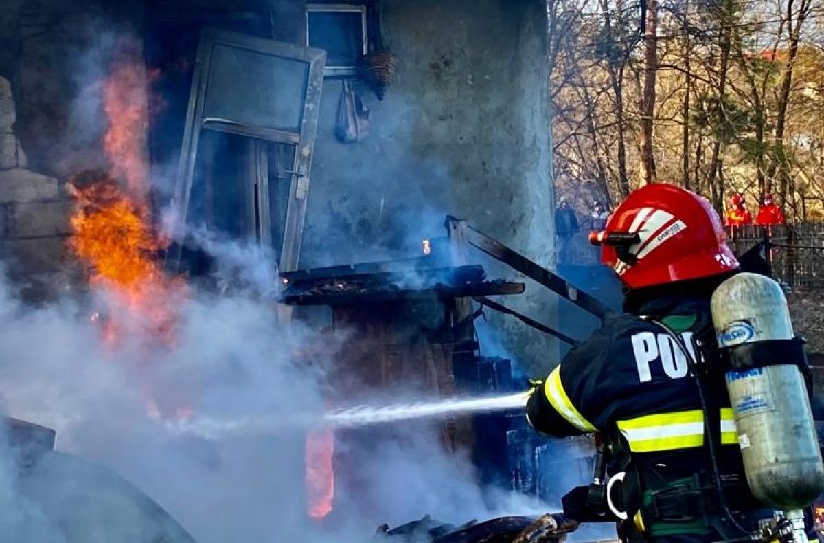 Clipe de groaza in trei familii din Botosani: O casa a ars in ...