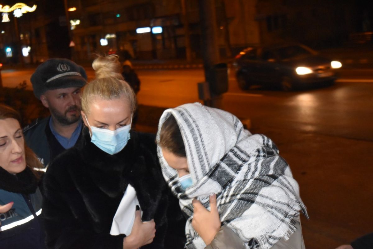 Doctorita Claudia Malancea si asistenta sefa de pe ATI, Marinela Preda ...