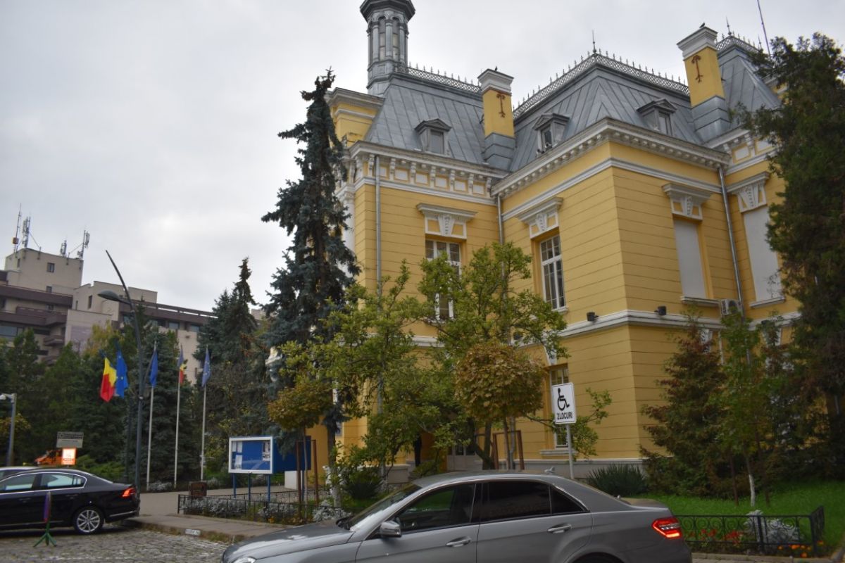 Echipa completa la Primaria Botosani! Noii viceprimari vor primi ...