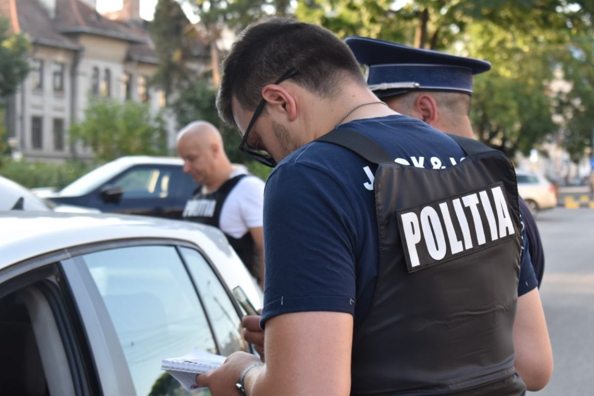 RAZII pe strazi, politistii au vanat betivi si drogati la volan! ȘAPTE ...