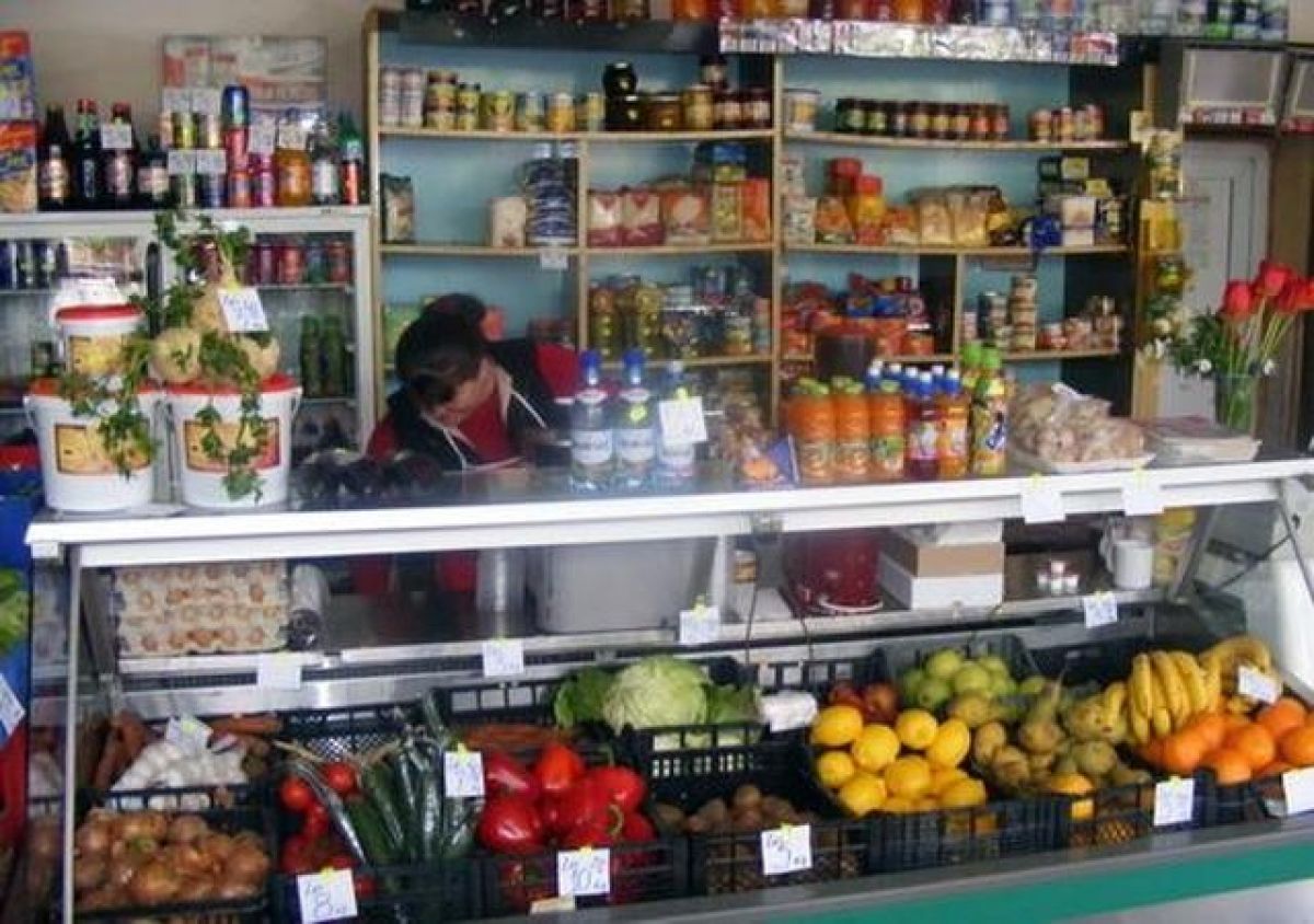 Vanzatoare fraierita de o clienta cu o bancnota de 200 de lei - Despre ...