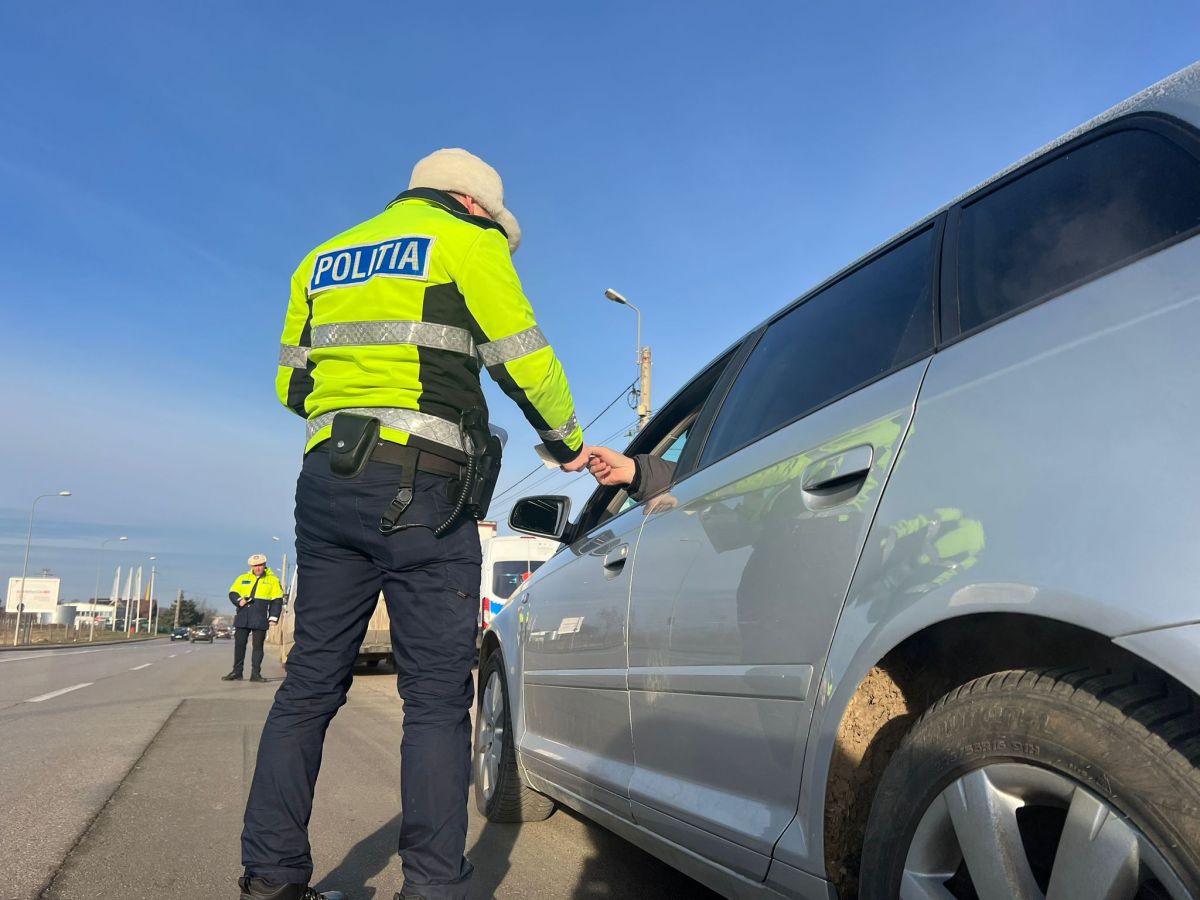 ACUM: Filtru la intrarea in oras, politistii trag pe dreapta toate ...