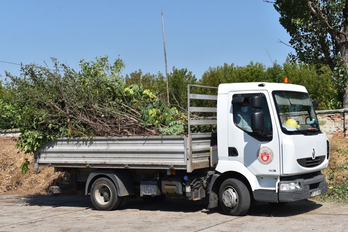 Fosta groapa de gunoi s-a transformat intr-o fabrica de facut bani din ...