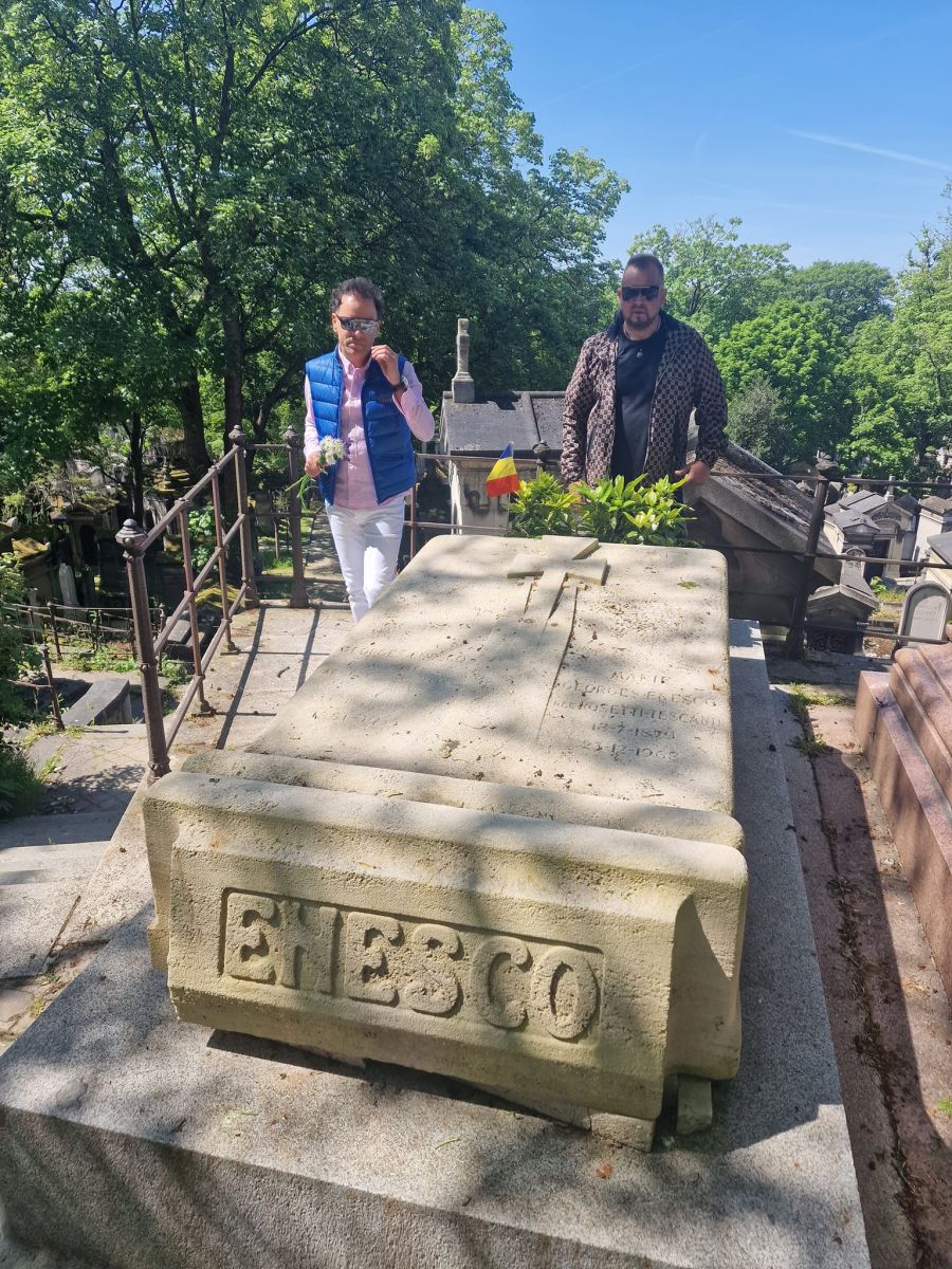 Conducatorul Filarmonicii Botosani, omagiu plin de amar la cavoul lui ...